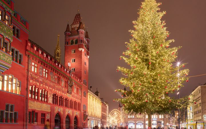 Noël à Bâle avec l'exposition rétrospective "Yayoi Kusama" à la ...